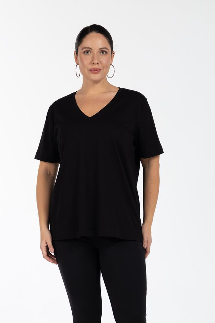 JULIAN V Yaka %100 Organik Pamuk Büyük Beden T-shirt Siyah – Luokk